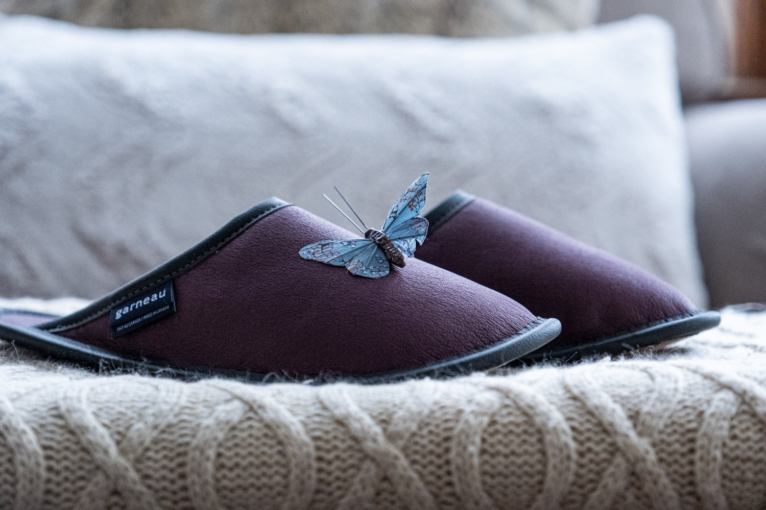 Lighter Than Air – Leather-Moccasins