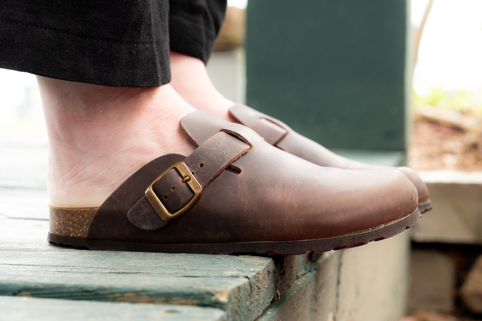 Welcome to Earthing – Leather-Moccasins