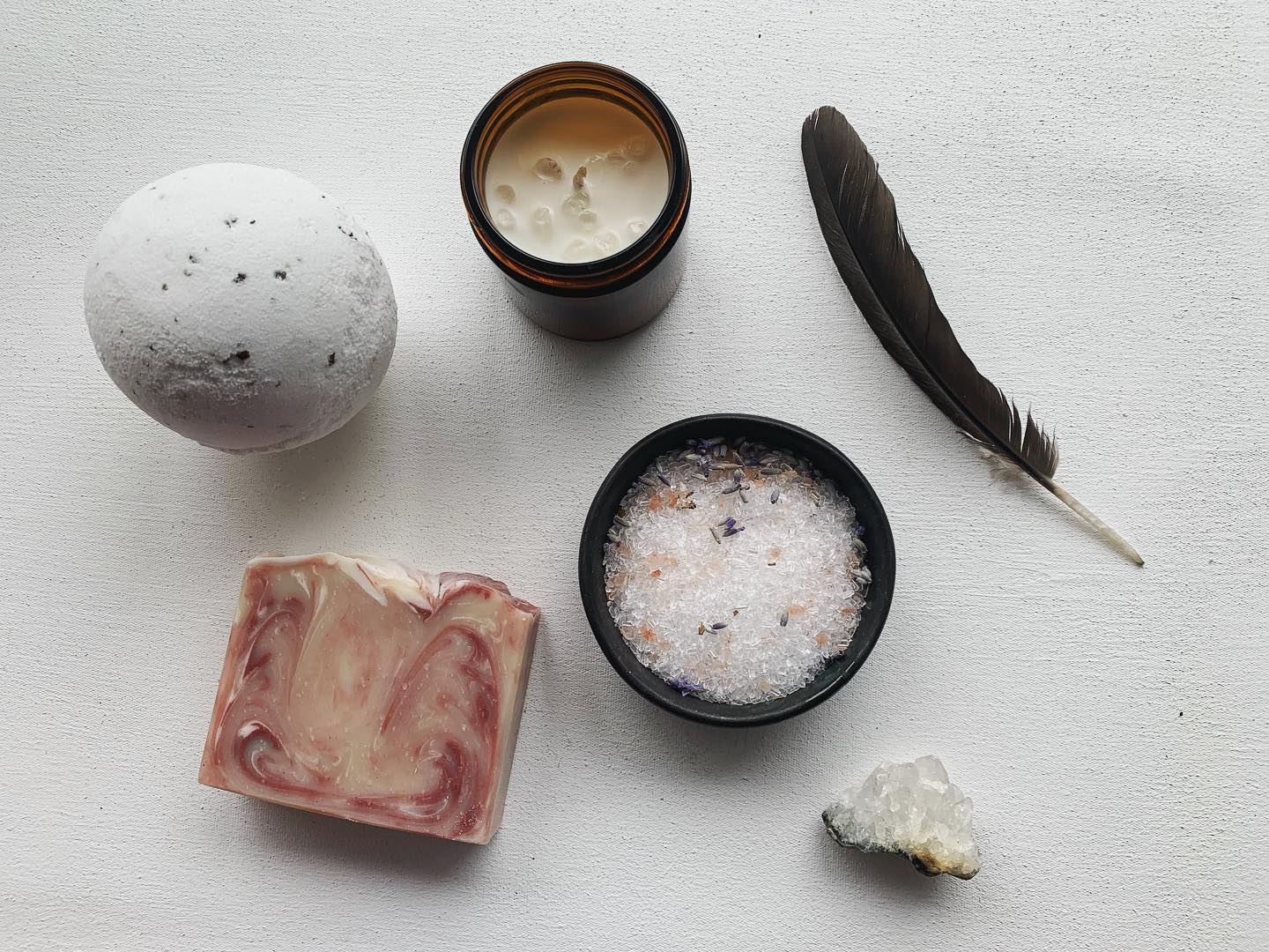 BATH & BODY – Leather-Moccasins